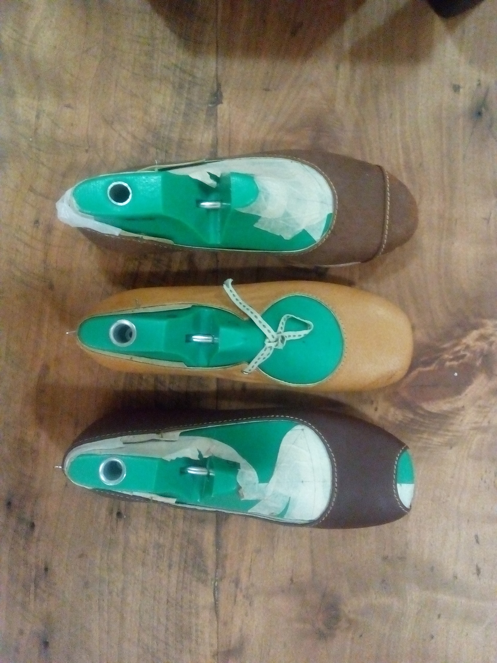 Shoemaking Students Make Shoes [Online Video Courses]