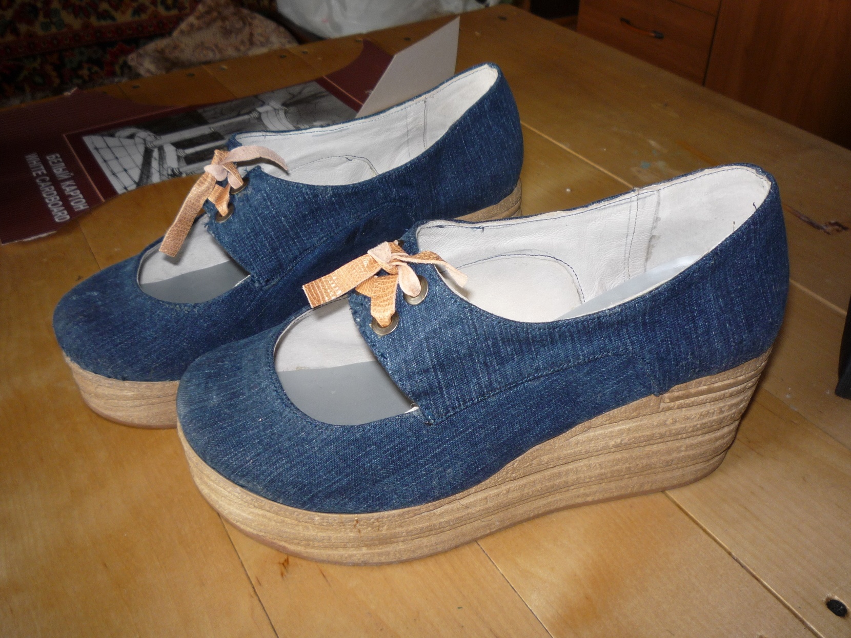 Shoemaking Students Make Shoes [Online Video Courses]